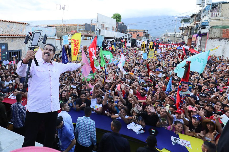 La campaña reactiva: una de las cartas que juega Maduro para el 28 de ...